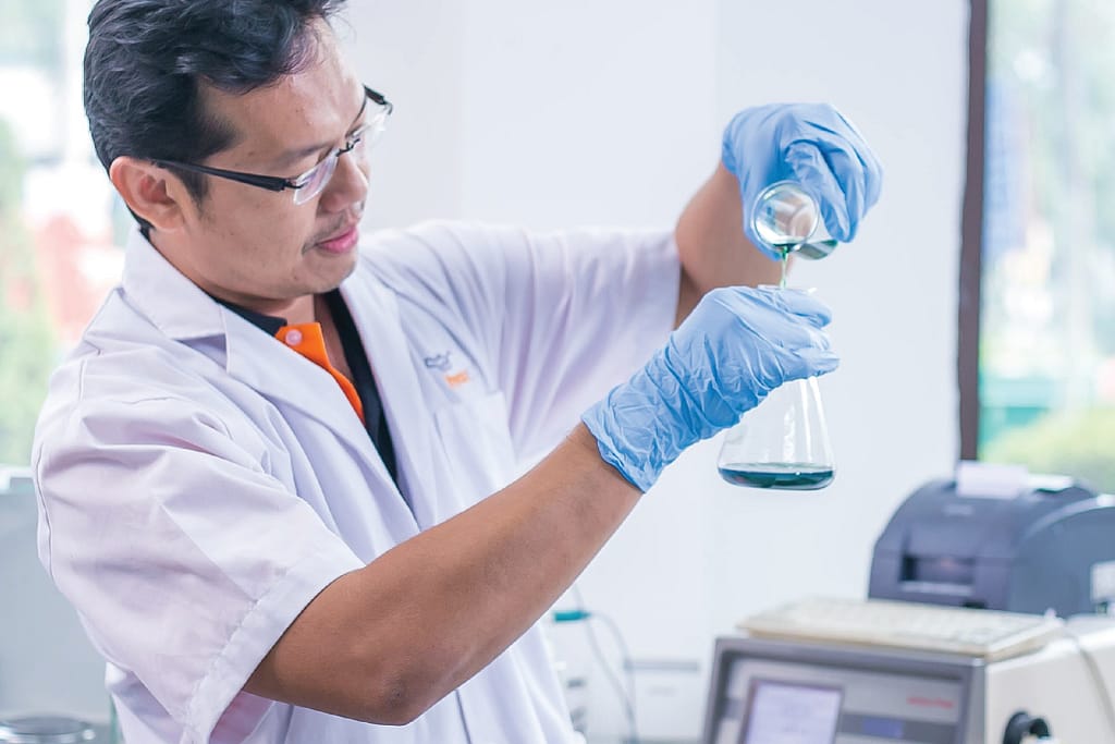 Hyrax Oil - We Are The Lubricants Experts - www.hyraxoil.com